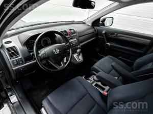 Black Honda CR-V 2011 in Riga, with an engine capacity of 2.20 L and mileage of 0 thousand km for 7990 €, photo 21 on AUTOMOTO.COM.LV