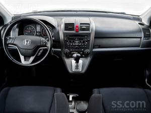 Black Honda CR-V 2011 in Riga, with an engine capacity of 2.20 L and mileage of 0 thousand km for 7990 €, photo 23 on AUTOMOTO.COM.LV