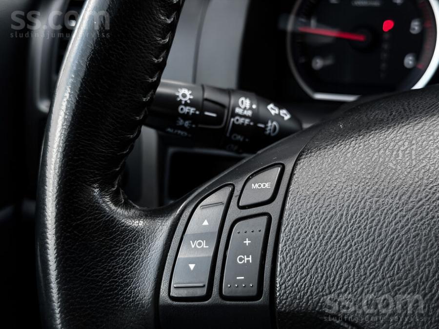 Black Honda CR-V 2011 in Riga, with an engine capacity of 2.20 L and mileage of 0 thousand km for 7990 €, photo 28 on AUTOMOTO.COM.LV