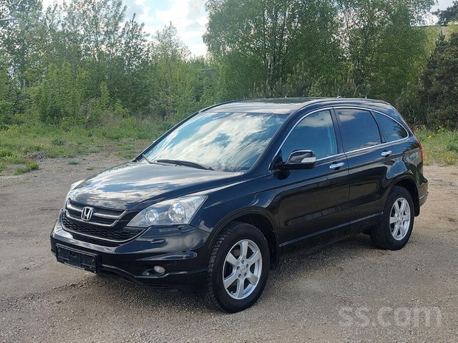 Black Honda CR-V 2011 in Riga, with an engine capacity of 2.20 L and mileage of 205 thousand km for 7950 €, photo 1 on AUTOMOTO.COM.LV