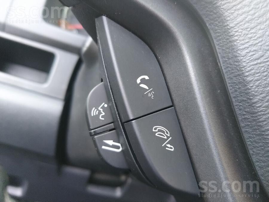 Black Honda CR-V 2011 in Riga, with an engine capacity of 2.20 L and mileage of 205 thousand km for 7950 €, photo 9 on AUTOMOTO.COM.LV