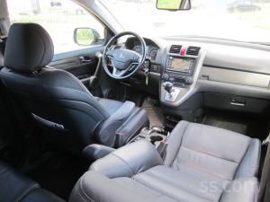 Melns Honda CR-V 2011 Rīga, ar dzinēja tilpumu 2.20 L un nobraukumu 205 tūkst. km par 7800 €, foto 5 vietnē AUTOMOTO.COM.LV