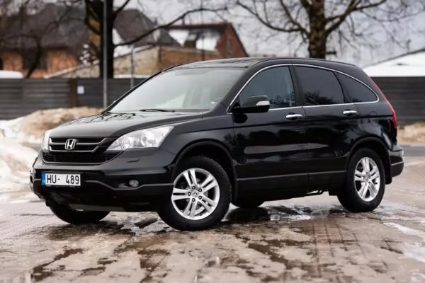 Melns Honda CR-V 2011 Jelgava, ar dzinēja tilpumu 2.00 L un nobraukumu 179 tūkst. km par 9200 €, foto 1 vietnē AUTOMOTO.COM.LV