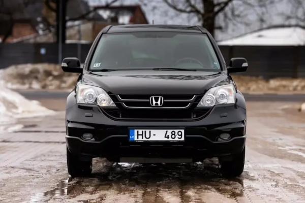 Melns Honda CR-V 2011 Jelgava, ar dzinēja tilpumu 2.00 L un nobraukumu 179 tūkst. km par 9200 €, foto 3 vietnē AUTOMOTO.COM.LV