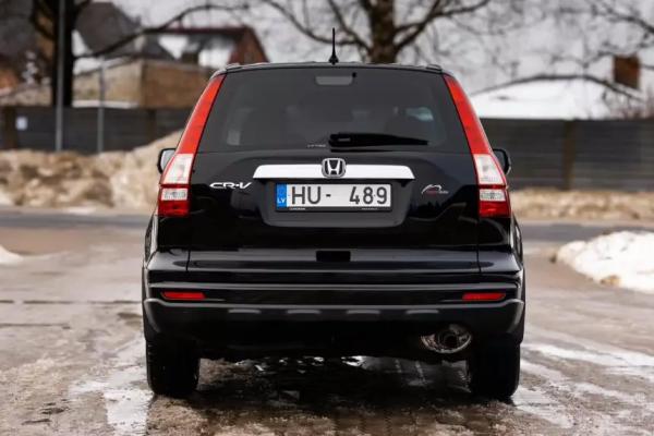 Melns Honda CR-V 2011 Jelgava, ar dzinēja tilpumu 2.00 L un nobraukumu 179 tūkst. km par 9200 €, foto 6 vietnē AUTOMOTO.COM.LV