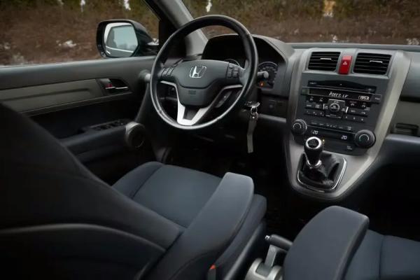 Melns Honda CR-V 2011 Jelgava, ar dzinēja tilpumu 2.00 L un nobraukumu 179 tūkst. km par 9200 €, foto 7 vietnē AUTOMOTO.COM.LV