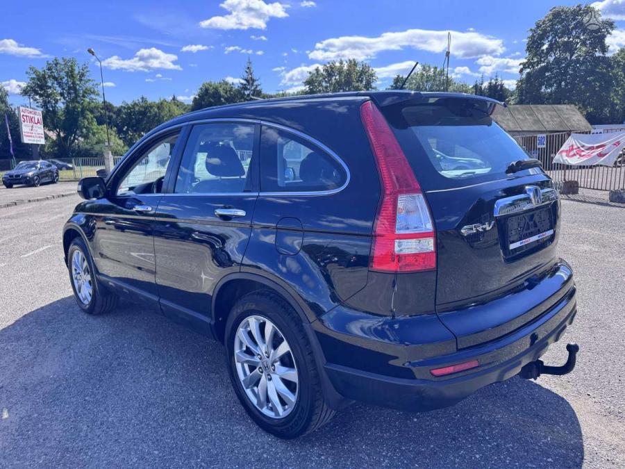 Black Honda CR-V 2011 in Alytus, with an engine capacity of 2.20 L and mileage of 235 thousand km for 8300 €, photo 13 on AUTOMOTO.COM.LV