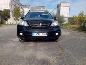 Black Honda CR-V 2011 in Alytus, with an engine capacity of 2.20 L and mileage of 242 thousand km for 7650 €, photo 3 on AUTOMOTO.COM.LV