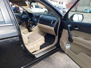 Black Honda CR-V 2011 in Alytus, with an engine capacity of 2.20 L and mileage of 242 thousand km for 7650 €, photo 15 on AUTOMOTO.COM.LV