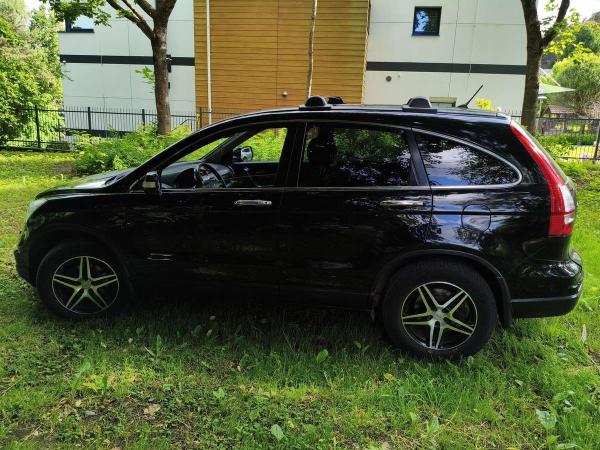 Melns Honda CR-V 2011 Viļņa, ar dzinēja tilpumu 2.20 L un nobraukumu 490 tūkst. km par 4600 €, foto 3 vietnē AUTOMOTO.COM.LV