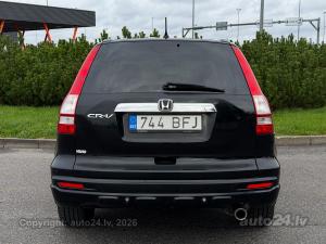 Melns Honda CR-V 2011 Tallina, ar dzinēja tilpumu 2.00 L un nobraukumu 216 tūkst. km par 7500 €, foto 5 vietnē AUTOMOTO.COM.LV