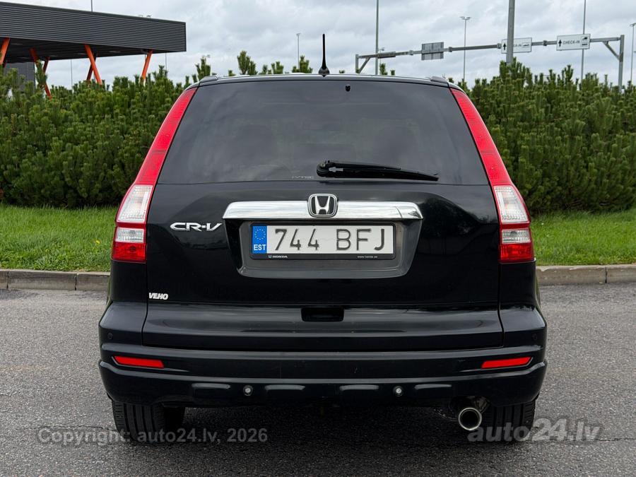 Melns Honda CR-V 2011 Tallina, ar dzinēja tilpumu 2.00 L un nobraukumu 216 tūkst. km par 7500 €, foto 5 vietnē AUTOMOTO.COM.LV