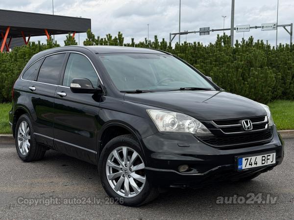 Black Honda CR-V 2011 in Tallinn, with an engine capacity of 2.00 L and mileage of 216 thousand km for 7500 €, photo 8 on AUTOMOTO.COM.LV