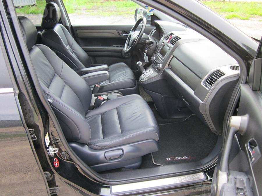 Melns Honda CR-V 2011 Rīga, ar dzinēja tilpumu 2.20 L un nobraukumu 200 tūkst. km par 7780 €, foto 3 vietnē AUTOMOTO.COM.LV