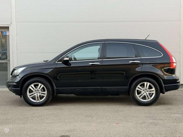Melns Honda CR-V 2011 Utena, ar dzinēja tilpumu 2.20 L un nobraukumu 331 tūkst. km par 5950 €, foto 10 vietnē AUTOMOTO.COM.LV
