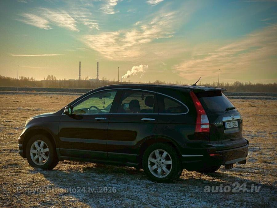 Black Honda CR-V 2012 in Tallinn, with an engine capacity of 2.00 L and mileage of 108 thousand km for 8750 €, photo 1 on AUTOMOTO.COM.LV