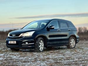 Black Honda CR-V 2012 in Tallinn, with an engine capacity of 2.00 L and mileage of 108 thousand km for 8750 €, photo 4 on AUTOMOTO.COM.LV