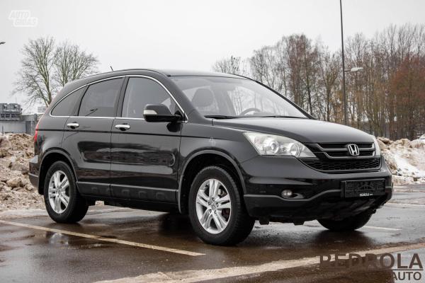 Black Honda CR-V 2012 in Kaunas, with an engine capacity of 2.20 L and mileage of 190 thousand km for 6800 €, photo 3 on AUTOMOTO.COM.LV