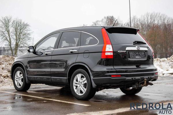 Black Honda CR-V 2012 in Kaunas, with an engine capacity of 2.20 L and mileage of 190 thousand km for 6800 €, photo 6 on AUTOMOTO.COM.LV