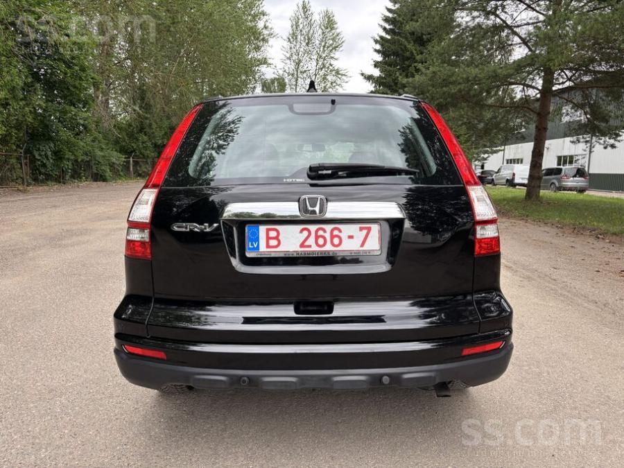 Black Honda CR-V 2012 in Ogre, with an engine capacity of 2.20 L and mileage of 264 thousand km for 7100 €, photo 9 on AUTOMOTO.COM.LV