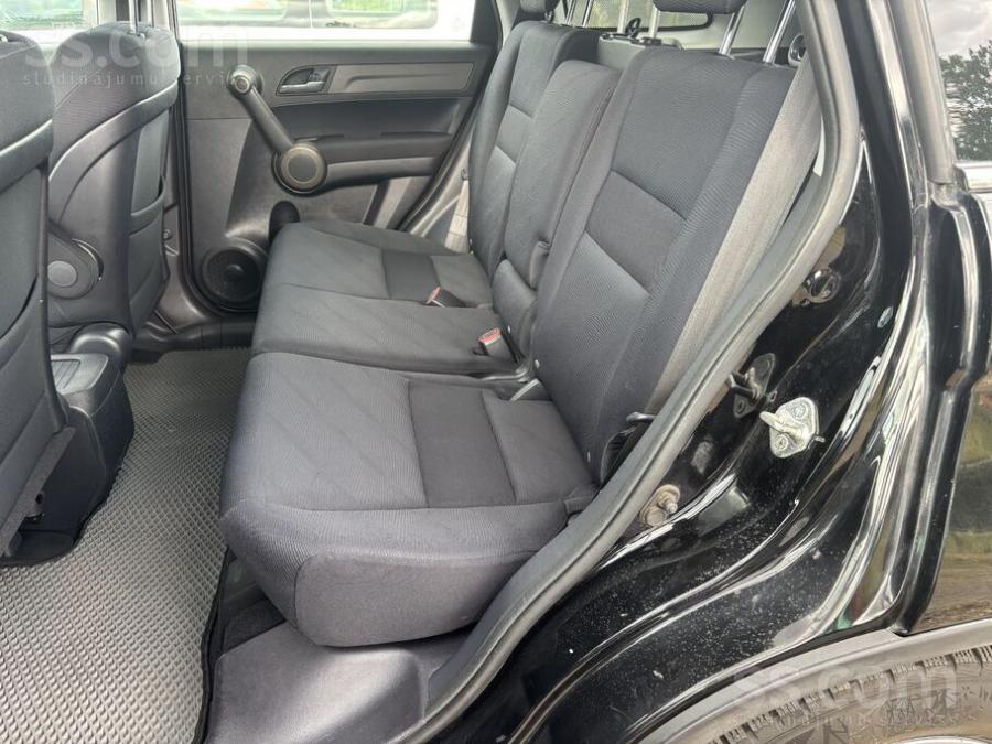 Black Honda CR-V 2012 in Ogre, with an engine capacity of 2.20 L and mileage of 264 thousand km for 7100 €, photo 14 on AUTOMOTO.COM.LV