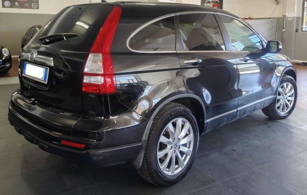 Black Honda CR-V 2012 in Vilnius, with an engine capacity of 2.20 L and mileage of 200 thousand km for 9999 €, photo 5 on AUTOMOTO.COM.LV