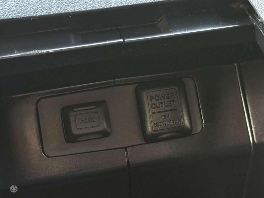Black Honda CR-V 2012 in Kaunas, with an engine capacity of 2.20 L and mileage of 184 thousand km for 6999 €, photo 22 on AUTOMOTO.COM.LV