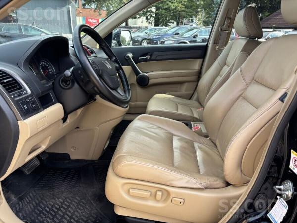 Melns Honda CR-V 2012 Rīga, ar dzinēja tilpumu 2.20 L un nobraukumu 222 tūkst. km par 7950 €, foto 9 vietnē AUTOMOTO.COM.LV