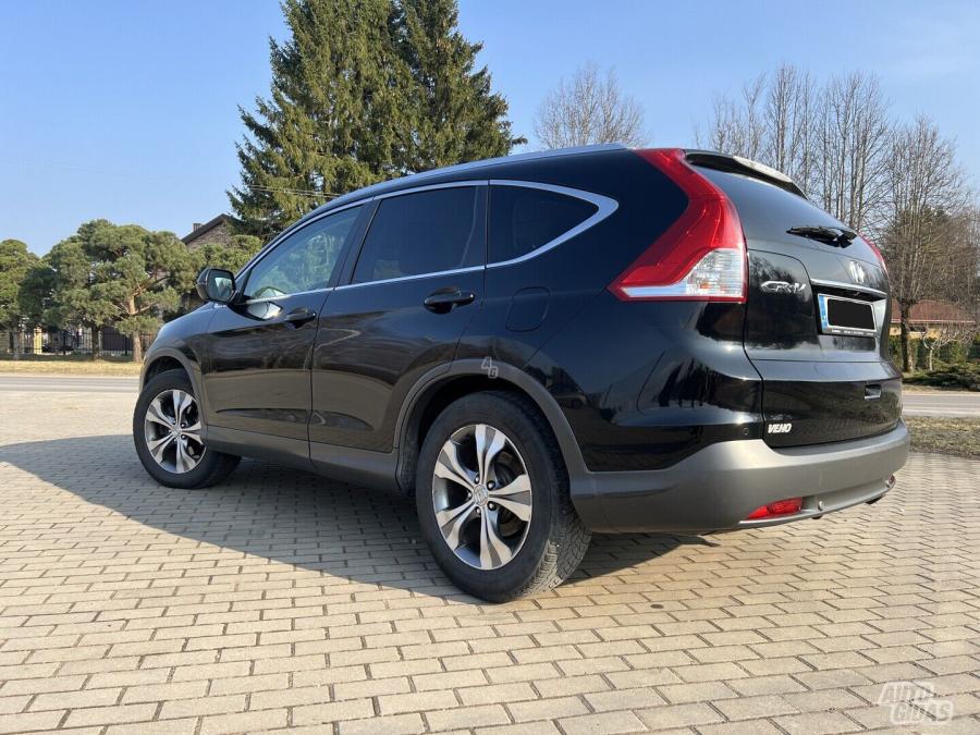 Melns Honda CR-V 2013 Viļņa, ar dzinēja tilpumu 2.20 L un nobraukumu 143 tūkst. km par 15500 €, foto 5 vietnē AUTOMOTO.COM.LV