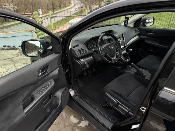 Black Honda CR-V 2013 in Vilnius, with an engine capacity of 2.20 L and mileage of 179 thousand km for 10900 €, photo 3 on AUTOMOTO.COM.LV