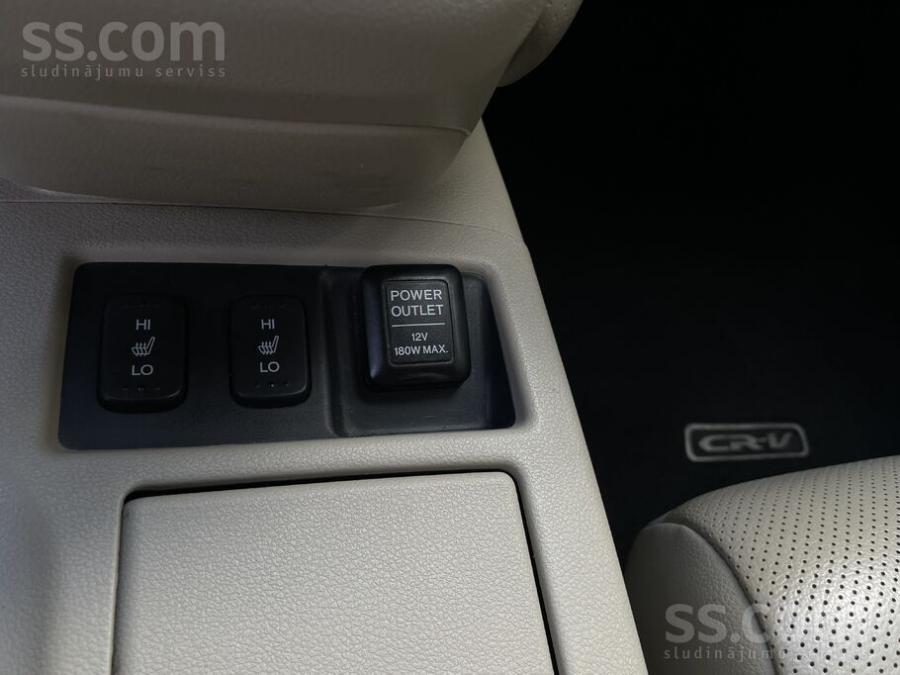 Black Honda CR-V 2013 in Riga, with an engine capacity of 2.00 L and mileage of 250 thousand km for 10500 €, photo 11 on AUTOMOTO.COM.LV