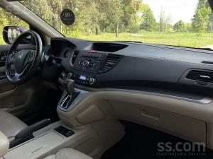 Melns Honda CR-V 2013 Rīga, ar dzinēja tilpumu 2.00 L un nobraukumu 250 tūkst. km par 8500 €, foto 17 vietnē AUTOMOTO.COM.LV
