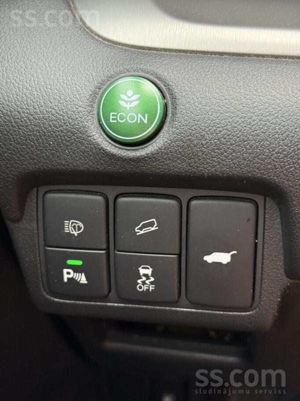 Black Honda CR-V 2013 in Riga, with an engine capacity of 2.20 L and mileage of 225 thousand km for 12000 €, photo 10 on AUTOMOTO.COM.LV