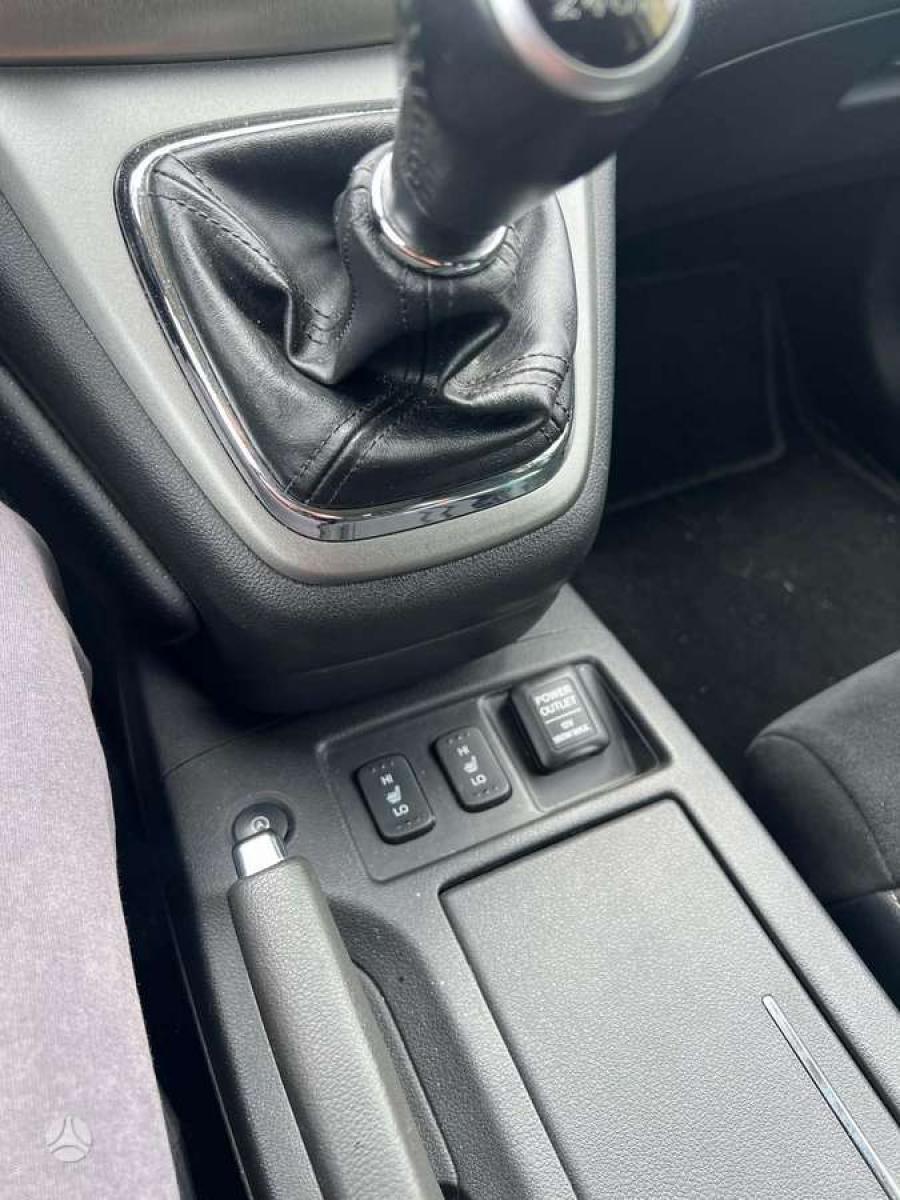 Black Honda CR-V 2013 in Silute, with an engine capacity of 2.20 L and mileage of 240 thousand km for 9500 €, photo 11 on AUTOMOTO.COM.LV