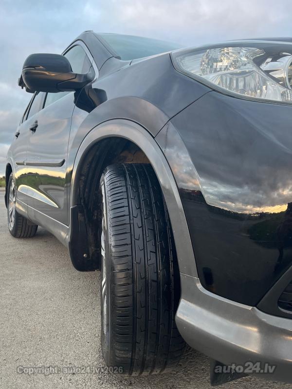 Black Honda CR-V 2013 in Tallinn, with an engine capacity of 2.00 L and mileage of 268 thousand km for 9000 €, photo 6 on AUTOMOTO.COM.LV