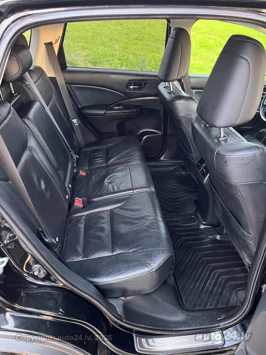 Melns Honda CR-V 2013 Tallina, ar dzinēja tilpumu 2.00 L un nobraukumu 268 tūkst. km par 9000 €, foto 12 vietnē AUTOMOTO.COM.LV