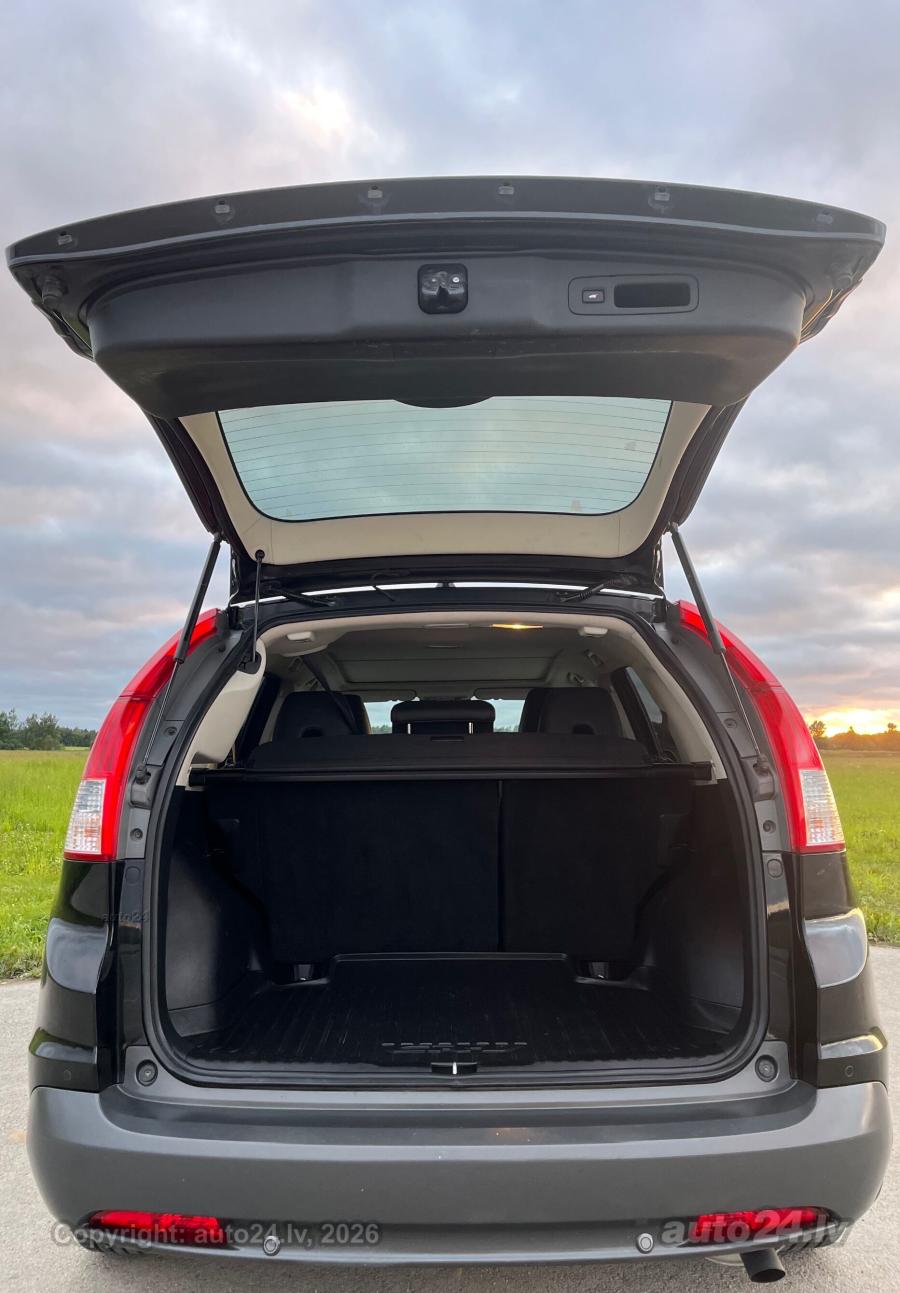 Melns Honda CR-V 2013 Tallina, ar dzinēja tilpumu 2.00 L un nobraukumu 268 tūkst. km par 9000 €, foto 13 vietnē AUTOMOTO.COM.LV