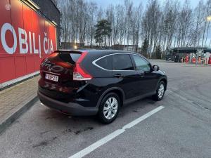 Melns Honda CR-V 2013 Viļņa, ar dzinēja tilpumu 1.60 L un nobraukumu 255 tūkst. km par 7600 €, foto 4 vietnē AUTOMOTO.COM.LV