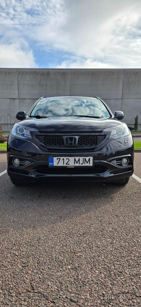 Black Honda CR-V 2013 in Tallinn, with an engine capacity of 2.00 L and mileage of 248 thousand km for 9900 €, photo 6 on AUTOMOTO.COM.LV