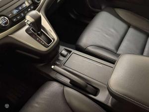 Black Honda CR-V 2013 in Marijampole, with an engine capacity of 2.20 L and mileage of 281 thousand km for 10950 €, photo 6 on AUTOMOTO.COM.LV