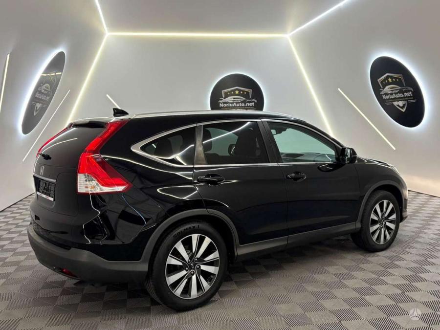 Black Honda CR-V 2013 in Marijampole, with an engine capacity of 2.20 L and mileage of 281 thousand km for 10950 €, photo 8 on AUTOMOTO.COM.LV