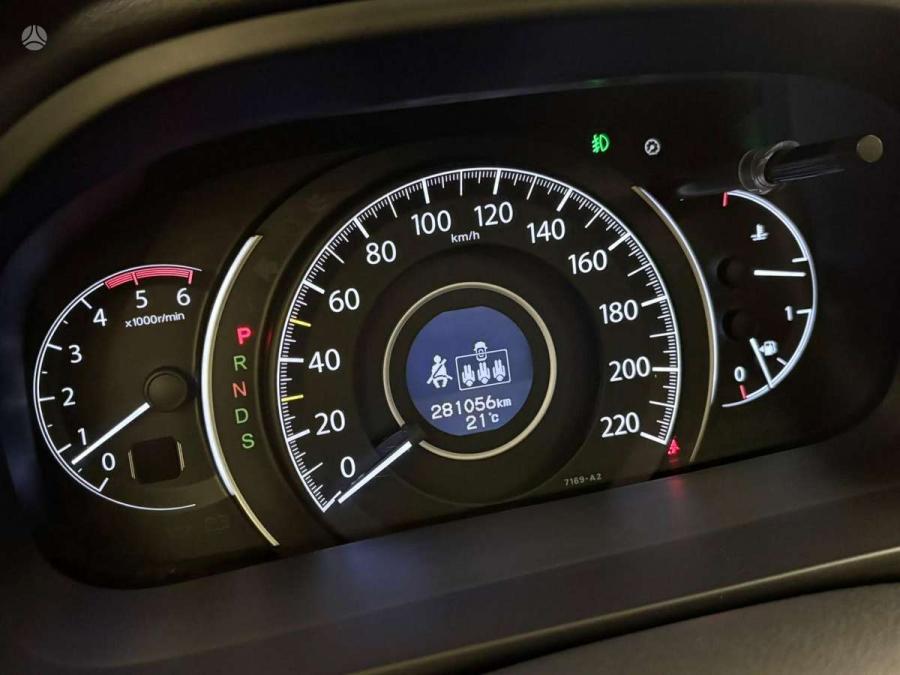 Black Honda CR-V 2013 in Marijampole, with an engine capacity of 2.20 L and mileage of 281 thousand km for 10950 €, photo 10 on AUTOMOTO.COM.LV