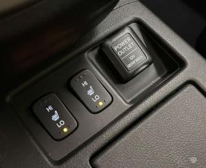 Black Honda CR-V 2013 in Marijampole, with an engine capacity of 2.20 L and mileage of 281 thousand km for 10950 €, photo 12 on AUTOMOTO.COM.LV