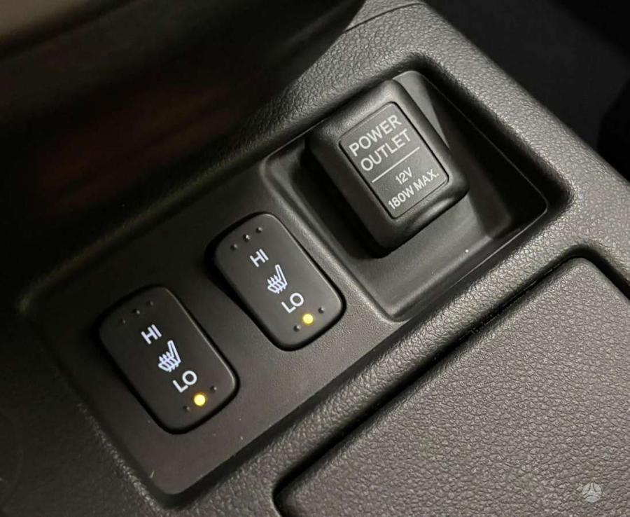 Black Honda CR-V 2013 in Marijampole, with an engine capacity of 2.20 L and mileage of 281 thousand km for 10950 €, photo 12 on AUTOMOTO.COM.LV