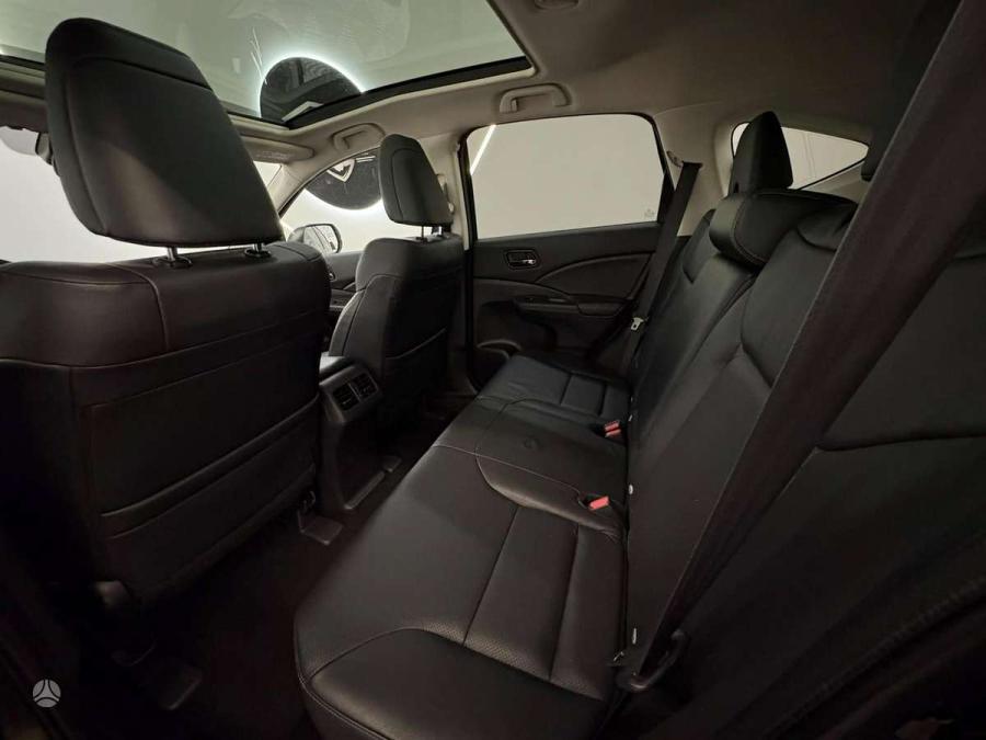 Black Honda CR-V 2013 in Marijampole, with an engine capacity of 2.20 L and mileage of 281 thousand km for 10950 €, photo 20 on AUTOMOTO.COM.LV