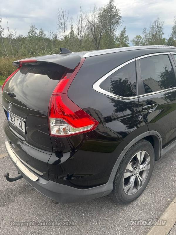 Honda CR-V 2013 Tallina vietnē Melns Honda CR-V 2013 Tallina, ar dzinēja tilpumu 1.60 L un nobraukumu 225 tūkst. km par 8000 €, foto 5 vietnē AUTOMOTO.COM.LV