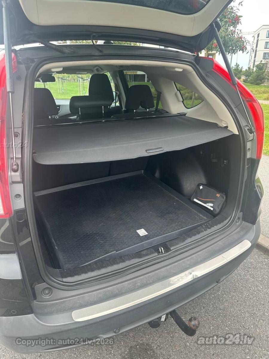 Melns Honda CR-V 2013 Tallina, ar dzinēja tilpumu 1.60 L un nobraukumu 225 tūkst. km par 8000 €, foto 17 vietnē AUTOMOTO.COM.LV