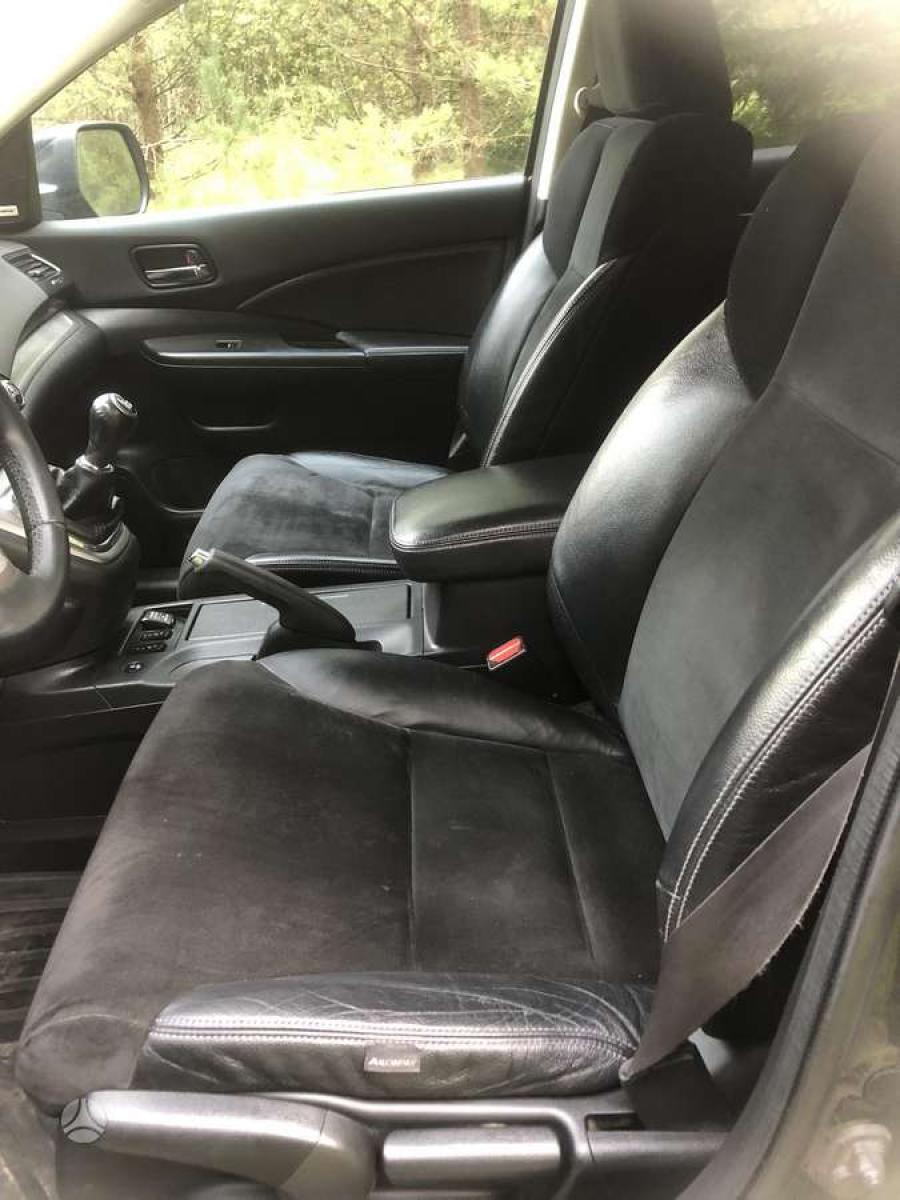 Black Honda CR-V 2013 in Utena, with an engine capacity of 2.20 L and mileage of 278 thousand km for 7300 €, photo 9 on AUTOMOTO.COM.LV
