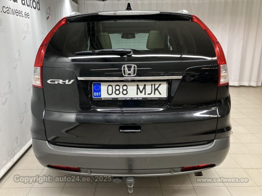Melns Honda CR-V 2014 Tallina, ar dzinēja tilpumu 2.00 L un nobraukumu 195 tūkst. km par 11500 €, foto 5 vietnē AUTOMOTO.COM.LV