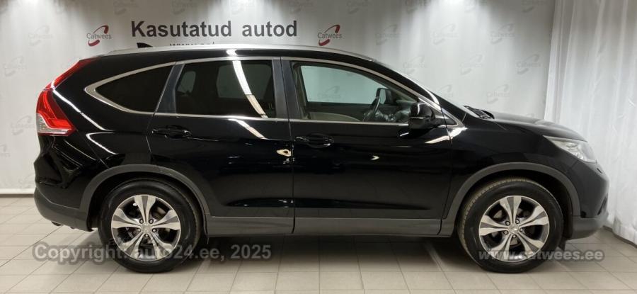 Melns Honda CR-V 2014 Tallina, ar dzinēja tilpumu 2.00 L un nobraukumu 195 tūkst. km par 11500 €, foto 6 vietnē AUTOMOTO.COM.LV